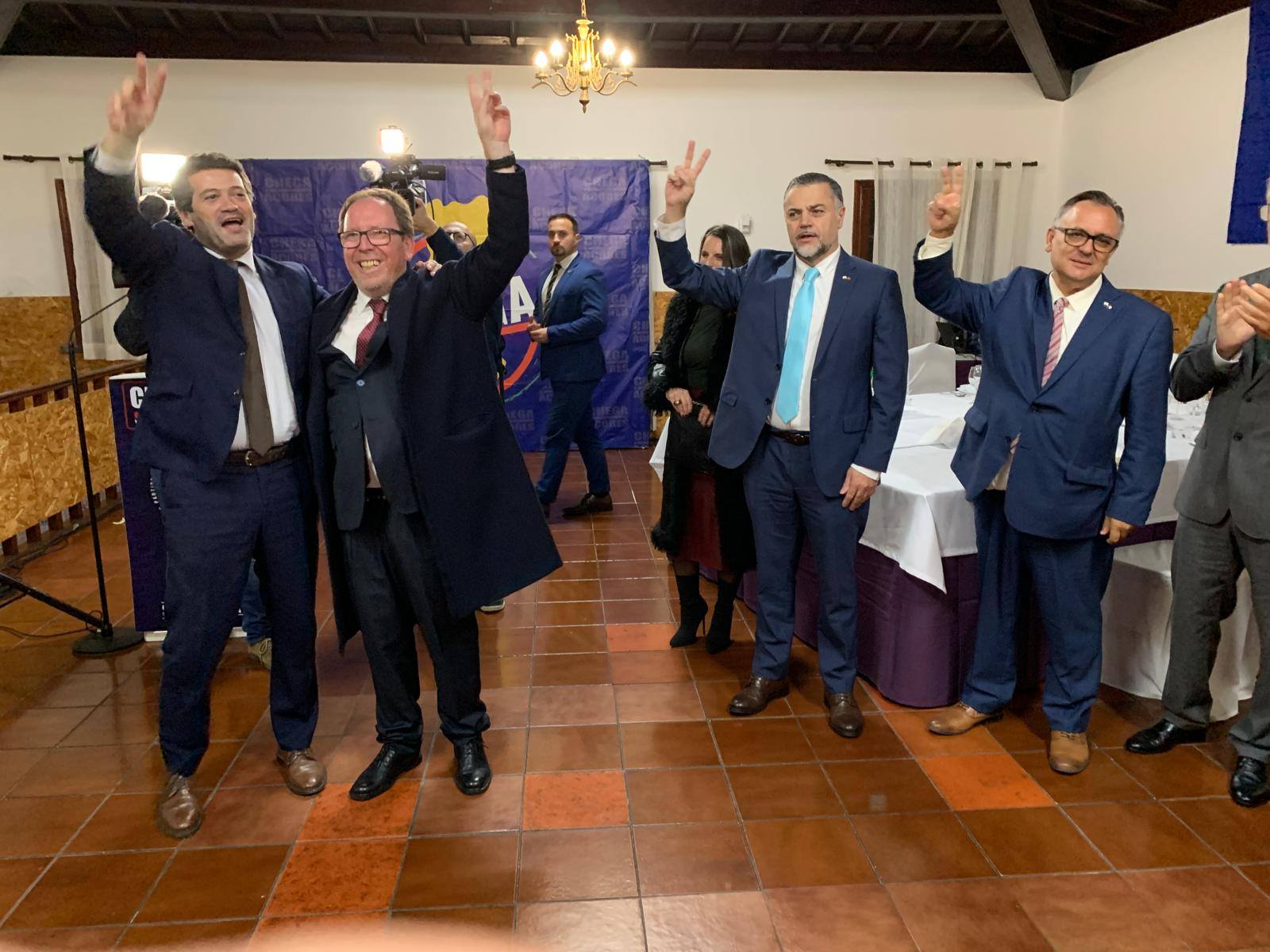 GRANDE JANTAR-COMÍCIO DO CHEGA EM SÃO MIGUEL - CHEGA Açores